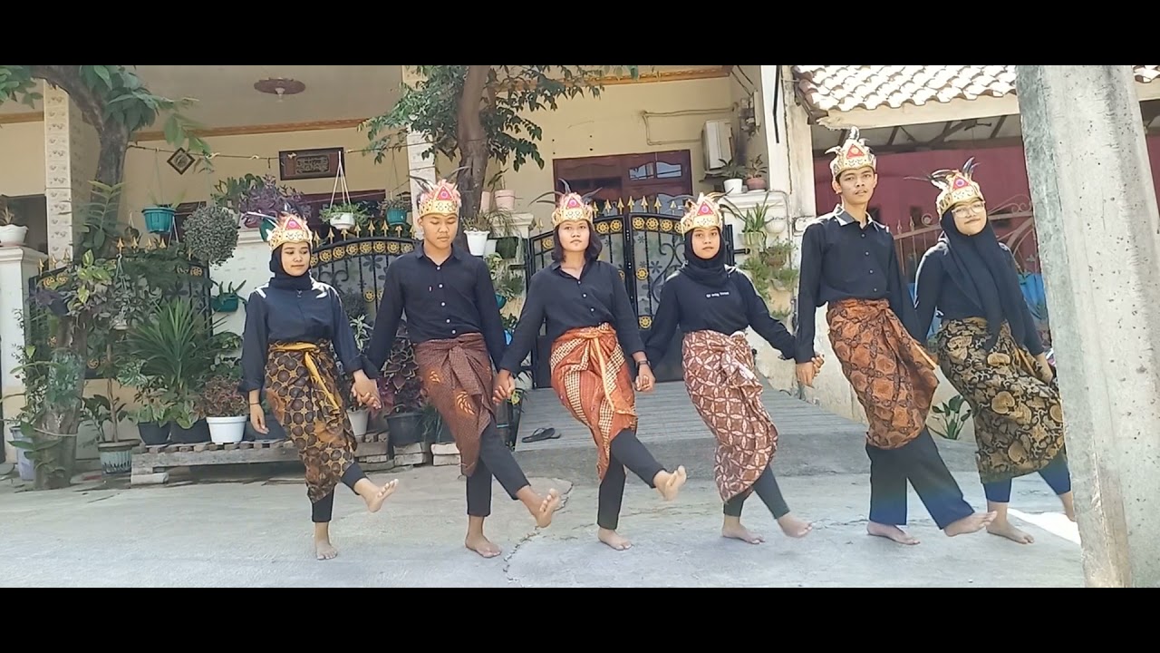 TARI MAUMERE - YouTube