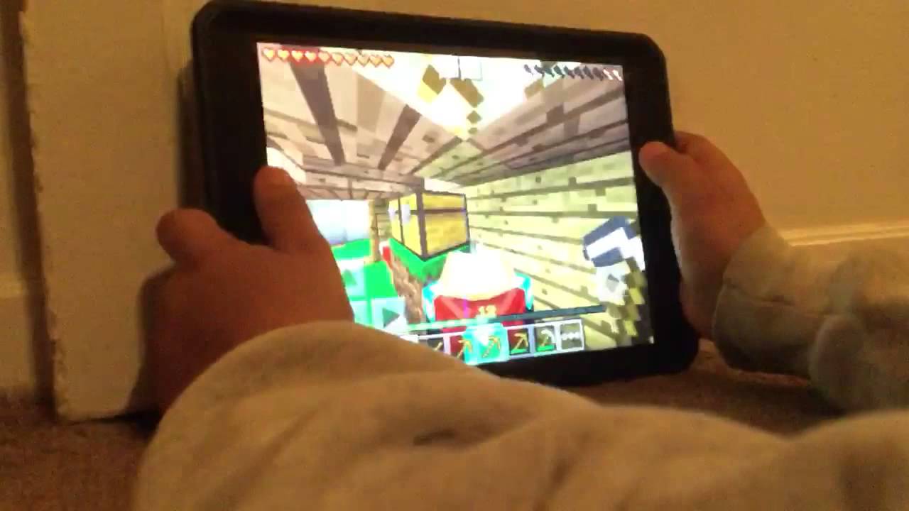Me playing minecraft - YouTube