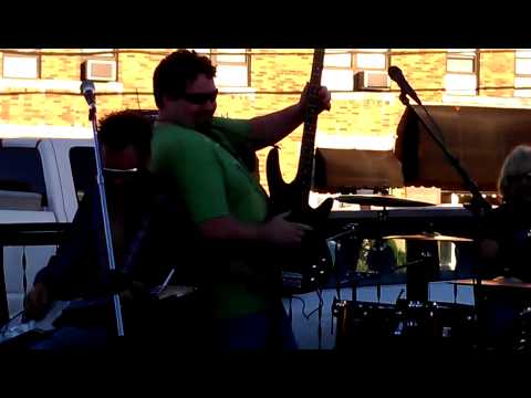 Bass player having fun - YouTube