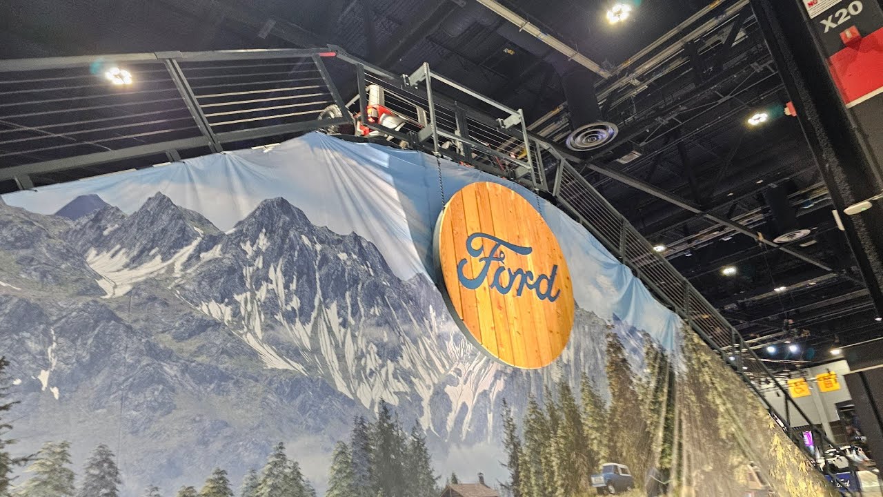 Ford has a test track for Broncos! - YouTube