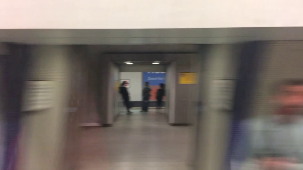 Northern line Departing at King’s Cross St Pancras - YouTube