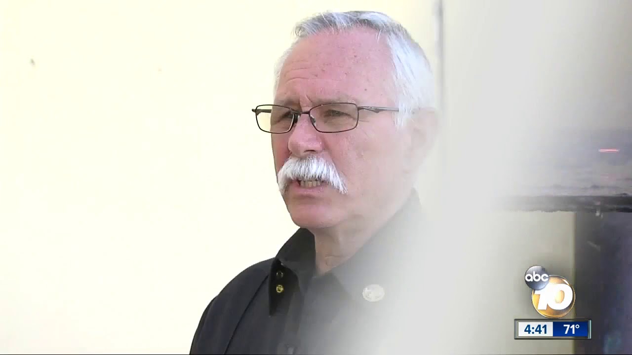 SDFD bomb squad demonstrates firework danger - YouTube