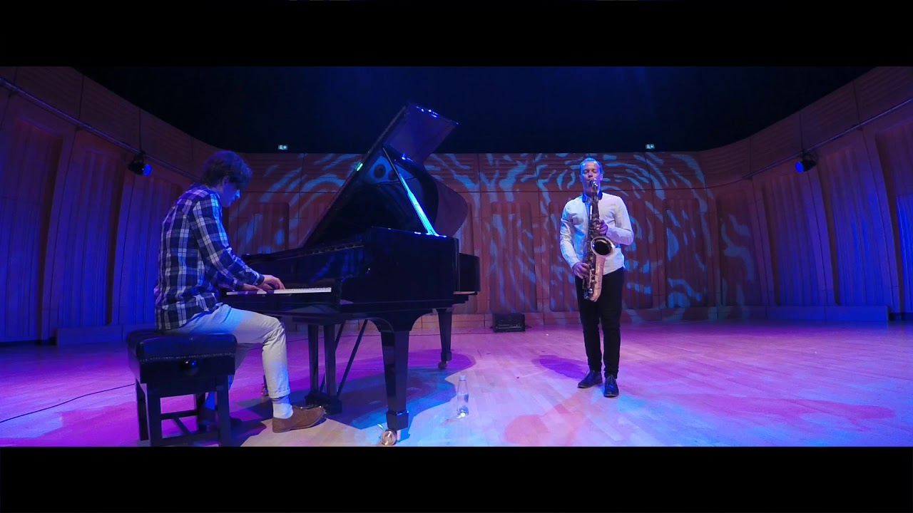 Little Smoke | Tom Newitt Duo | Dora Stoutzker Hall - YouTube