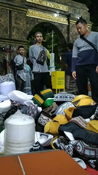 ZIARAH KUBUR MAKAM SYEKH MAULANA DZATUL KAHFI CIREBON - YouTube