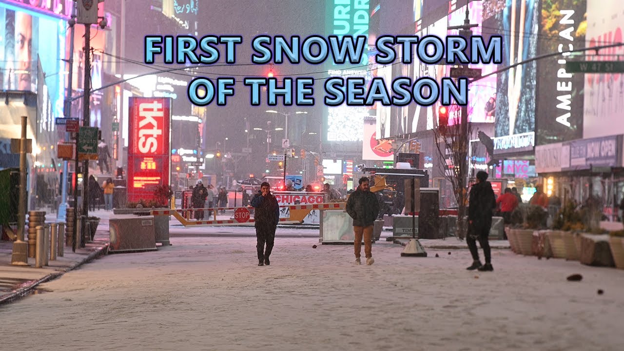 NYC Times Square Snow Falling - YouTube