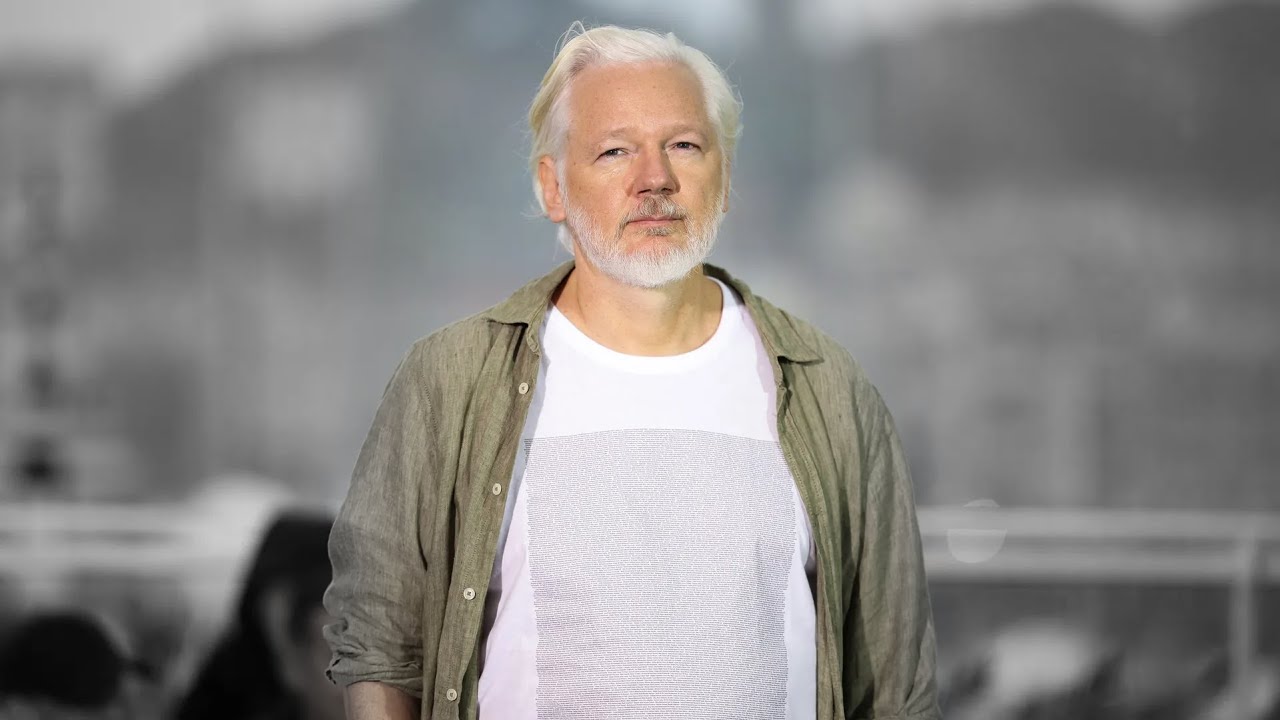 ASSANGE EST LIBRE - VIKTOR DEDAJ - YouTube