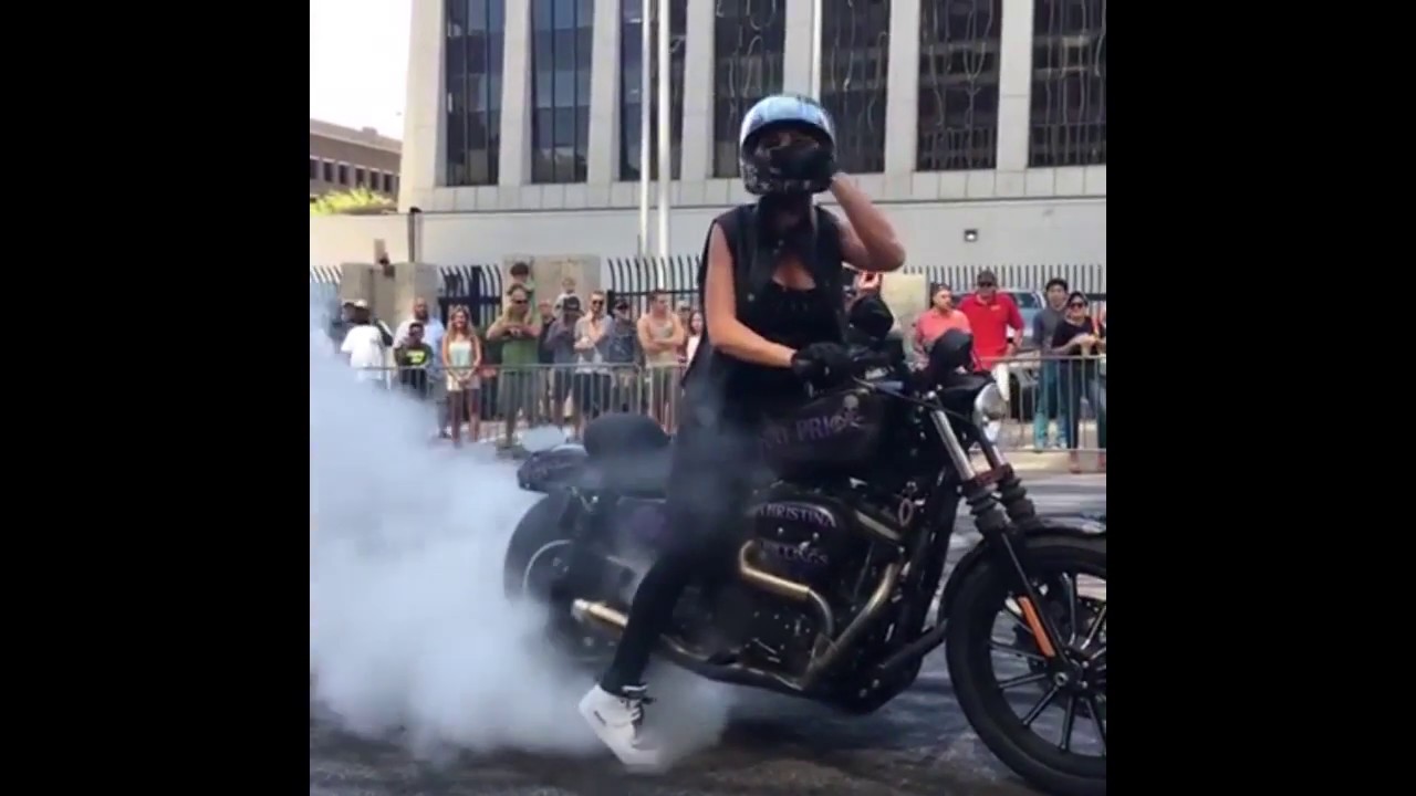 Stunts and burnouts at the Ray Price Capital City Bikefest PART 1 - YouTube