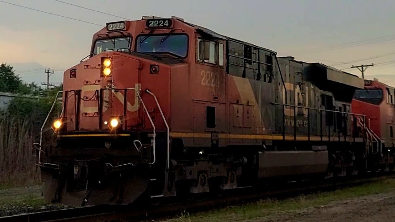CN 2224 - YouTube