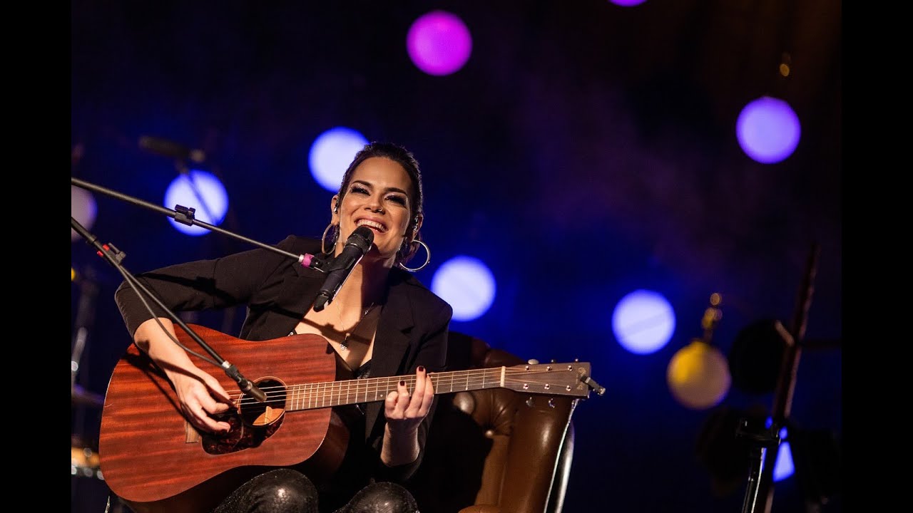 Daniela Firme - Tudo Certo, Tudo Errado (Acústico) - YouTube