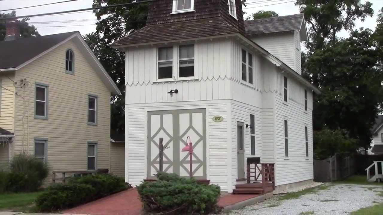 Second Avenue Firehouse, Bay Shore - YouTube