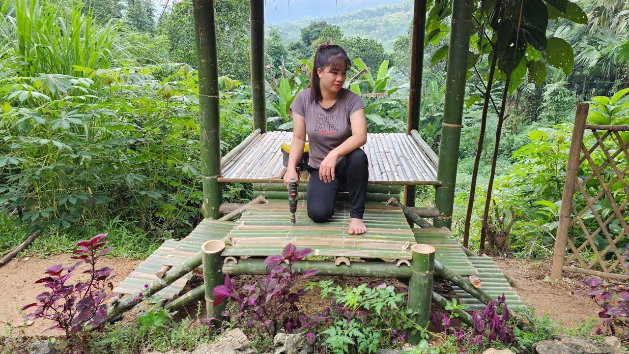 Build a small two-storey house - Make stairs on both sides and a ...