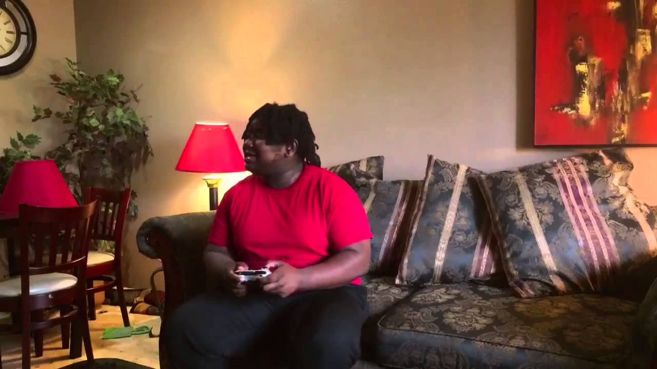 When you chilling at your homies house and his mom start spazzing - YouTube