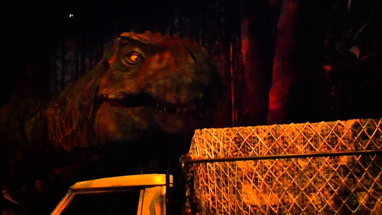 T-Rex feeding time at the Melbourne Museum - YouTube