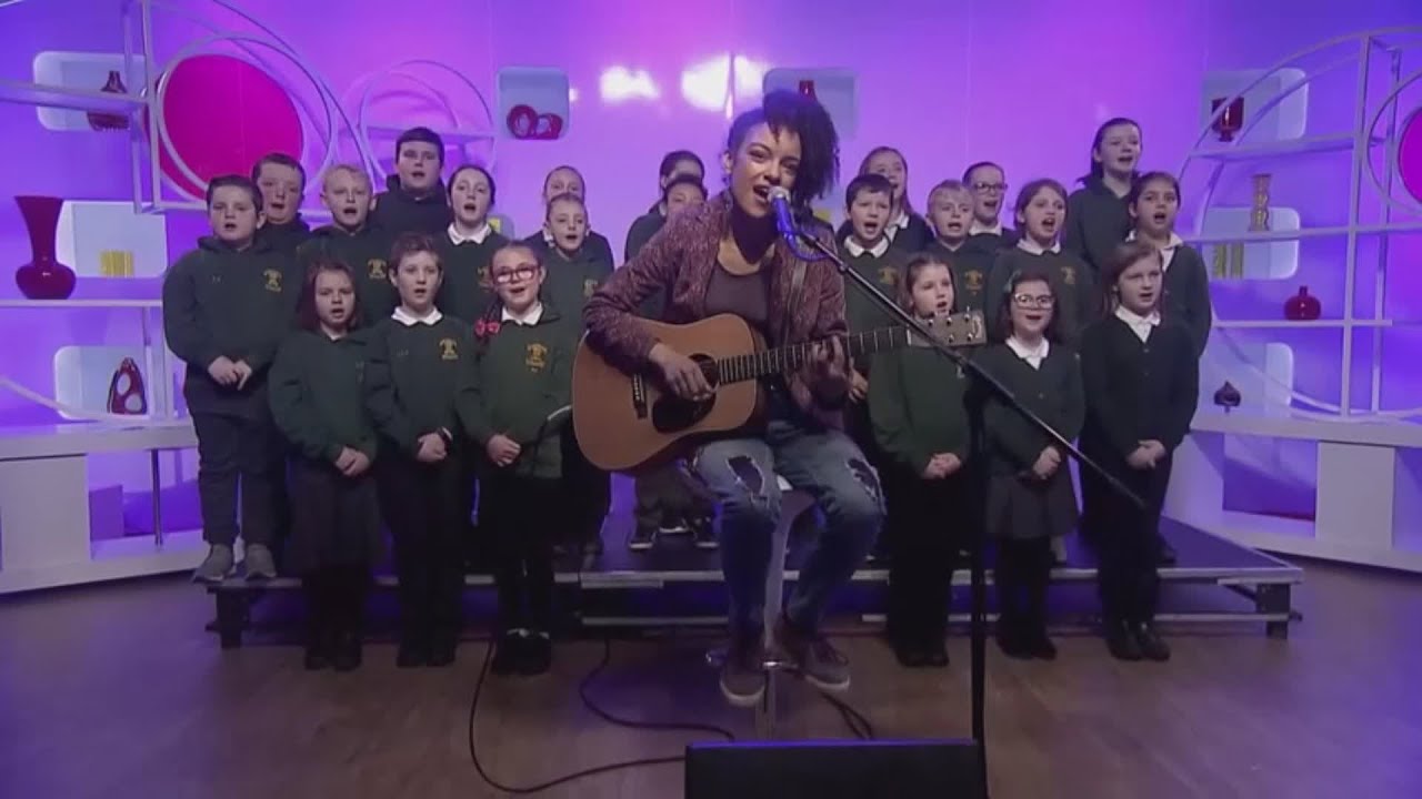 Kizzy Crawford ac Ysgol Gynradd Pontiets - Ni yw'r criw cwl Cymraeg ...