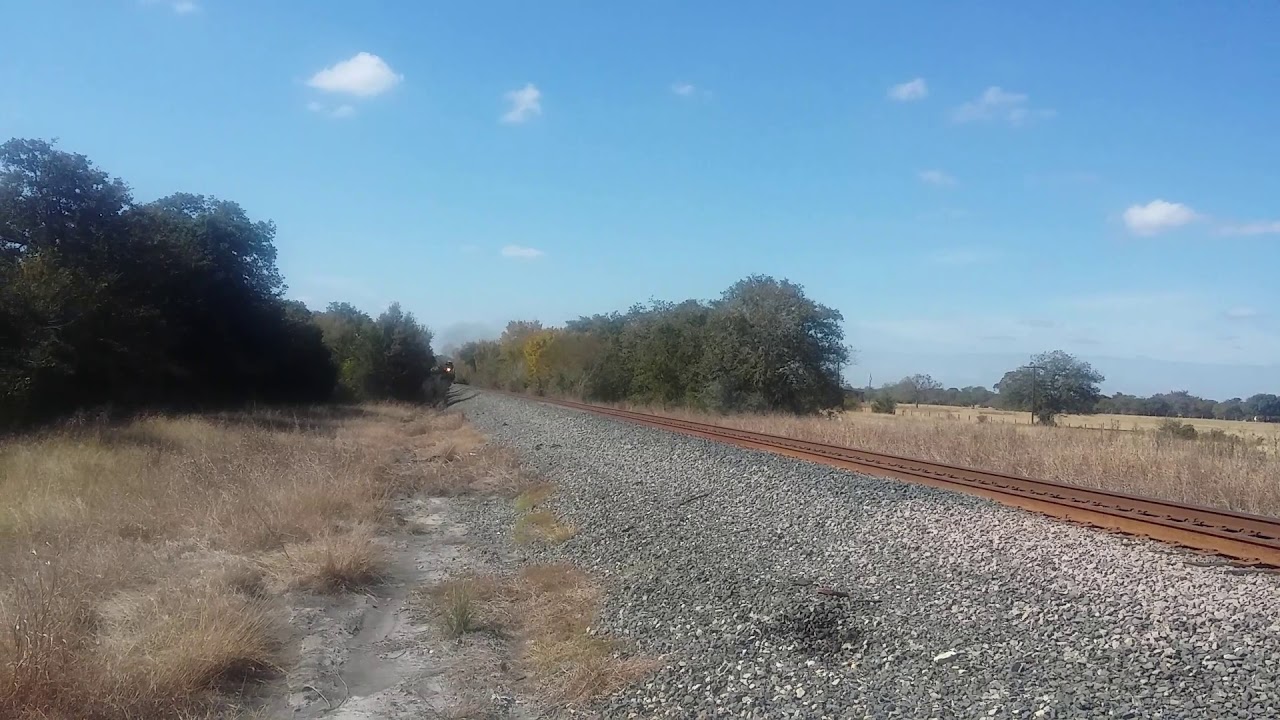 UP 4014 unknown crossing west of Engle TX 11-06-19 - YouTube