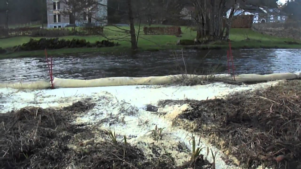 Grave pollution au mazout sur l'Our, affluent de la Lesse 3/3 HD - YouTube