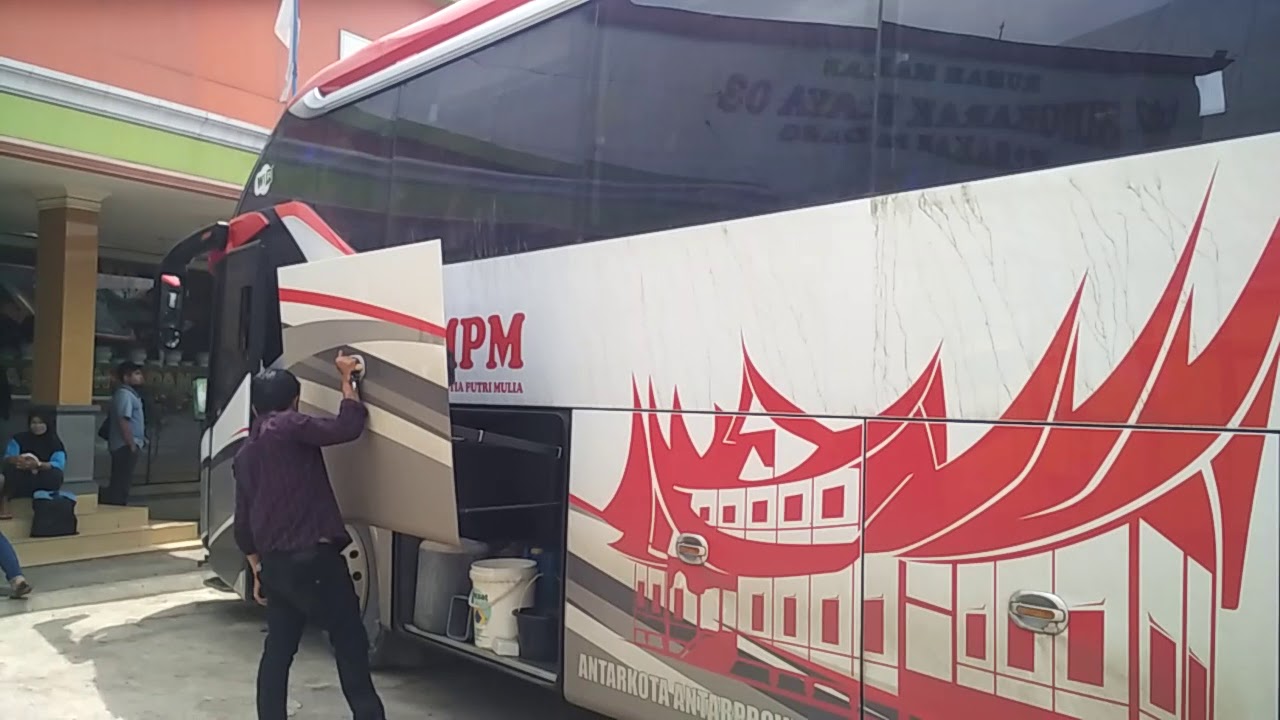 Perdana Bus MPM Masuk Kota Palembang Tujuan Kota Jakarta - YouTube