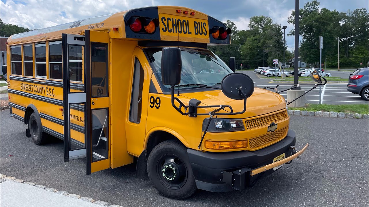 2020 Thomas Minotour Bus 99 Ride Along in Late Summer (Chevrolet ...