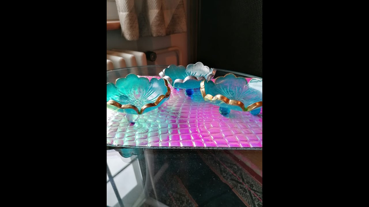 164. Easy Trinket Dishes with Epoxy Resin - english - YouTube
