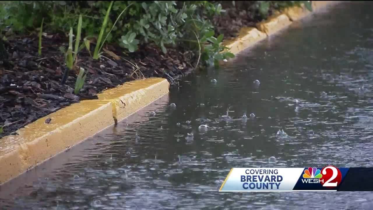 Brevard County officials work to prevent flooding during storms - YouTube