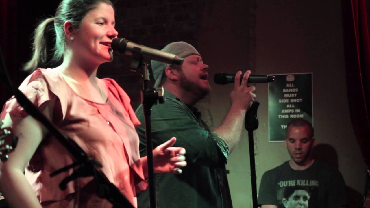 Live at Parlay Social: Bobby Perry Band - Wagon Wheel - YouTube