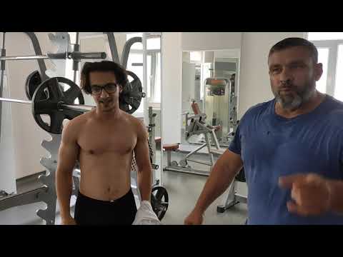 60 kg Zargana Öğrencim 70kg benchi 15 tekrar yapıyor