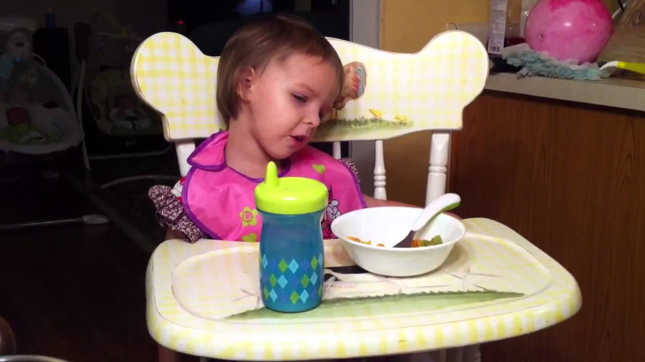 Anna Grace "falling asleep" while eating 9/22/13 - YouTube