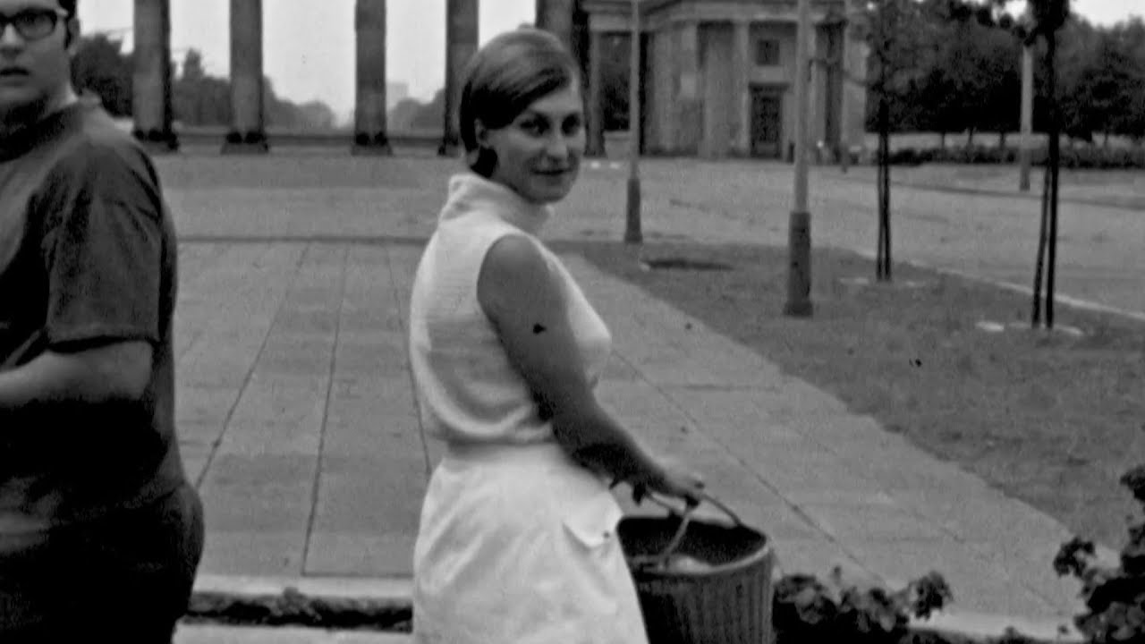 Alltag in der DDR wird durch neues Filmarchiv lebendig - YouTube