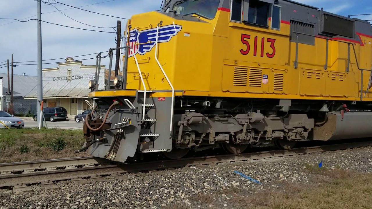 Union Pacific westbound 2 Ferromoxs mixed freight train in texas - YouTube