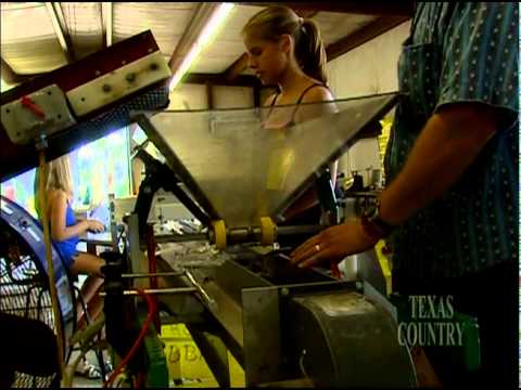Blueberry Hill Farms (Texas Country Reporter) - YouTube