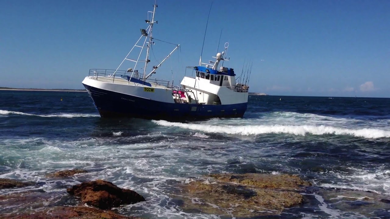 Ship Run Aground @ Cronulla - 2013 - YouTube