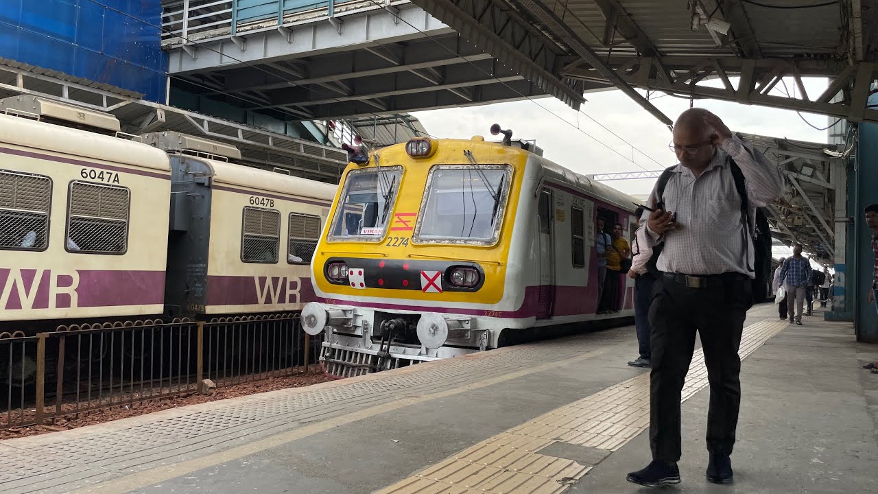 Mumbai Local Train Action - YouTube