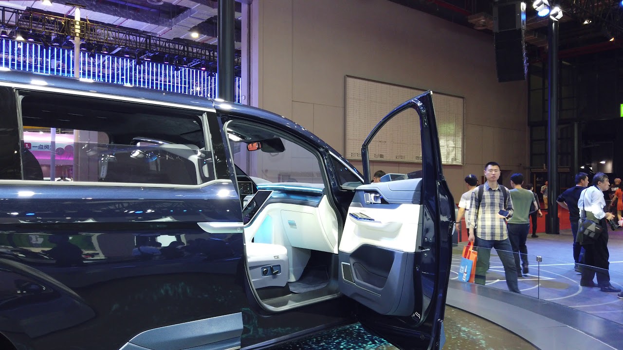 360 degree on Iconiq Seven VIP 艾康尼克电动汽车 - YouTube