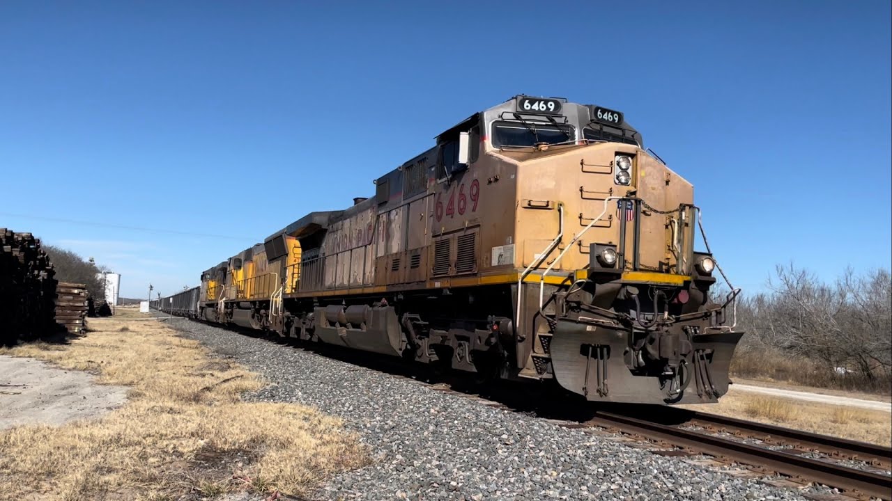 UP 6469 Shield AC44CW w/ Double Rear DPU’s Lead a Loaded Rock Train ...