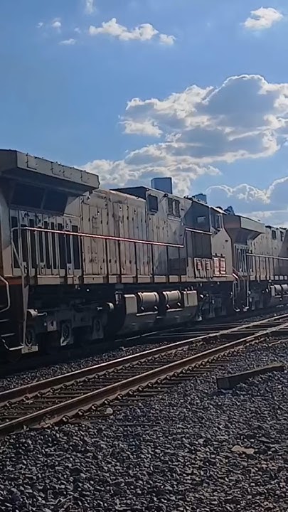 UP 7785 Lead Manifest Train #unionpacific - YouTube