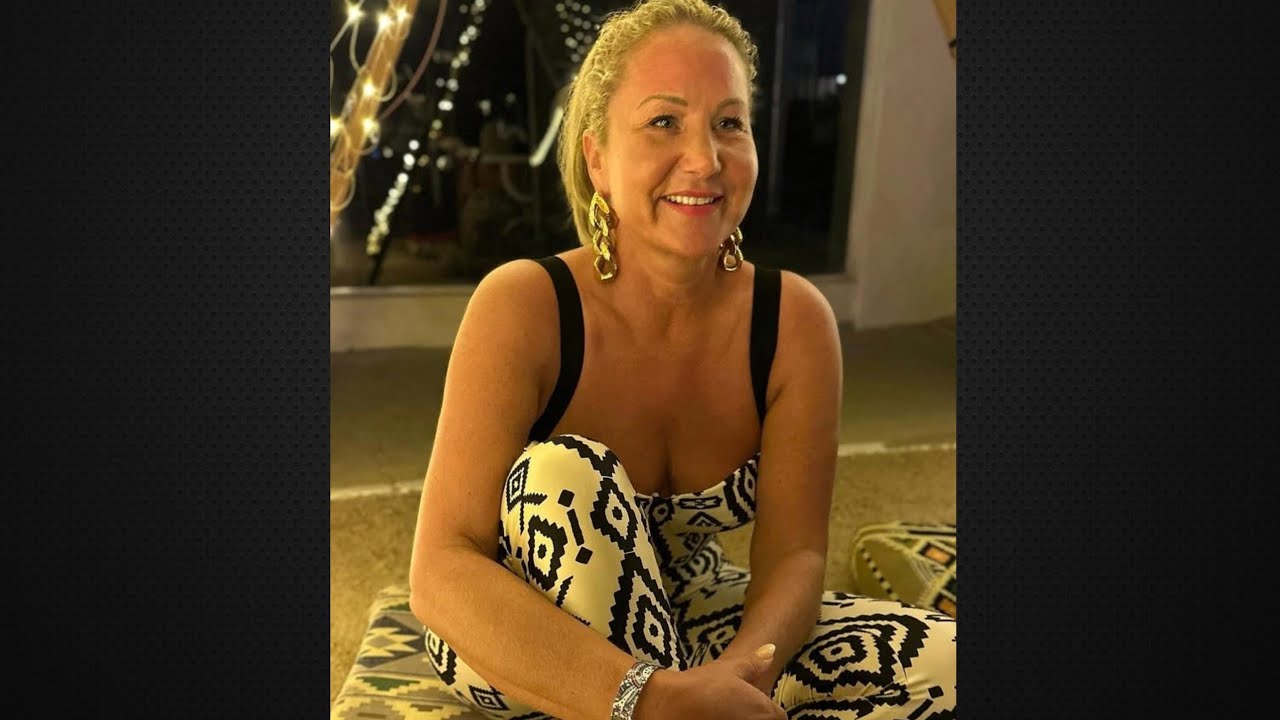 BIANCA SCHIECK 🩵 Poised and Radiant at 40+ | A Timeless Emblem of Mature Beauty and Elegance ...