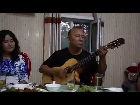 Uyghur Music - Jirla, by Yasin (Ясин, Уйгуры), Uyghur Guitarist, Urumqi, Xinjiang Uyghur, China