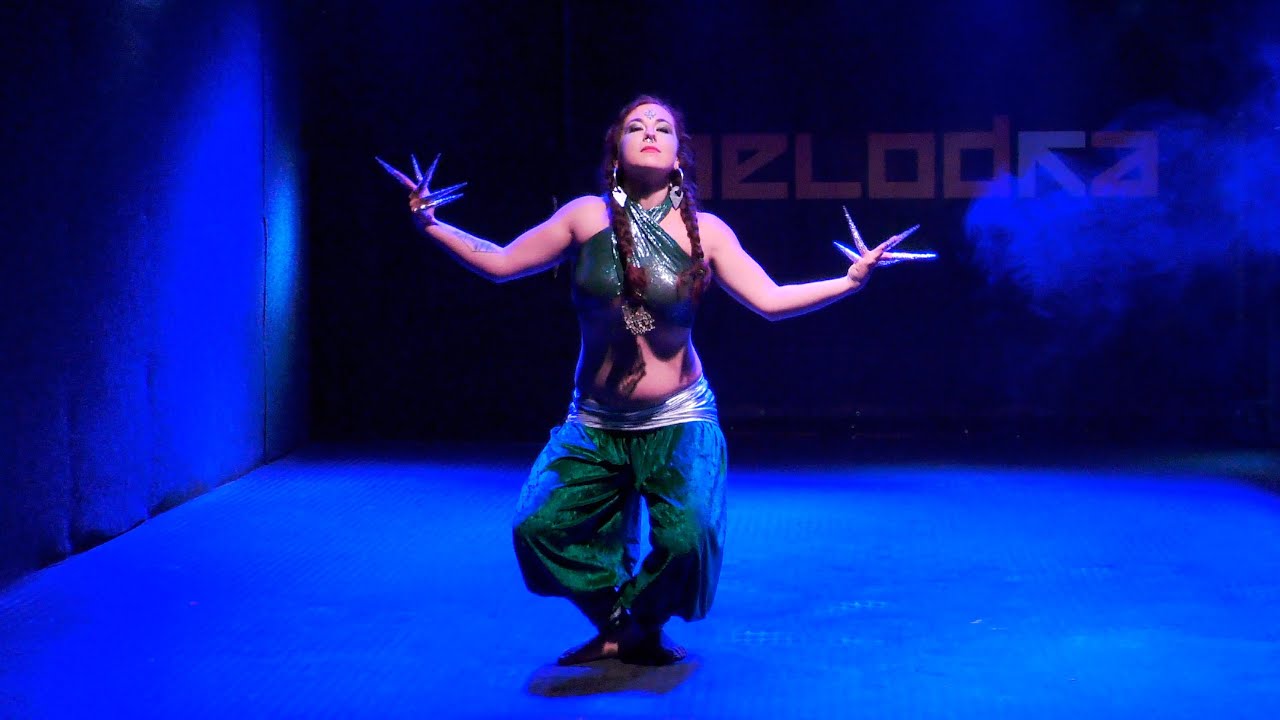 Karolee Nakhrali „Moon Juice“ - Danse Macabre 2023 (4K) - YouTube