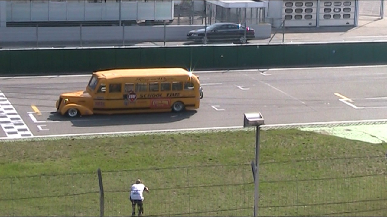 DRAGSTER - School Bus 20000 HP - YouTube