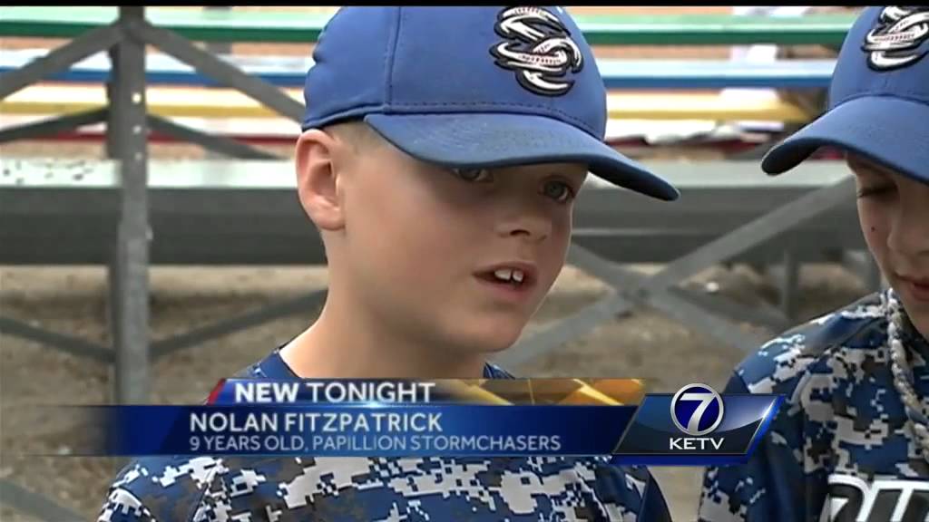 Papillion baseball league collects donations for mourning family - YouTube