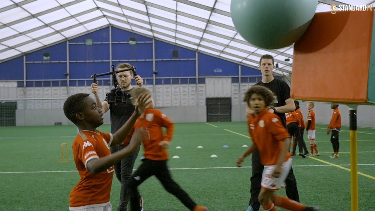 Poull Ball - YouTube