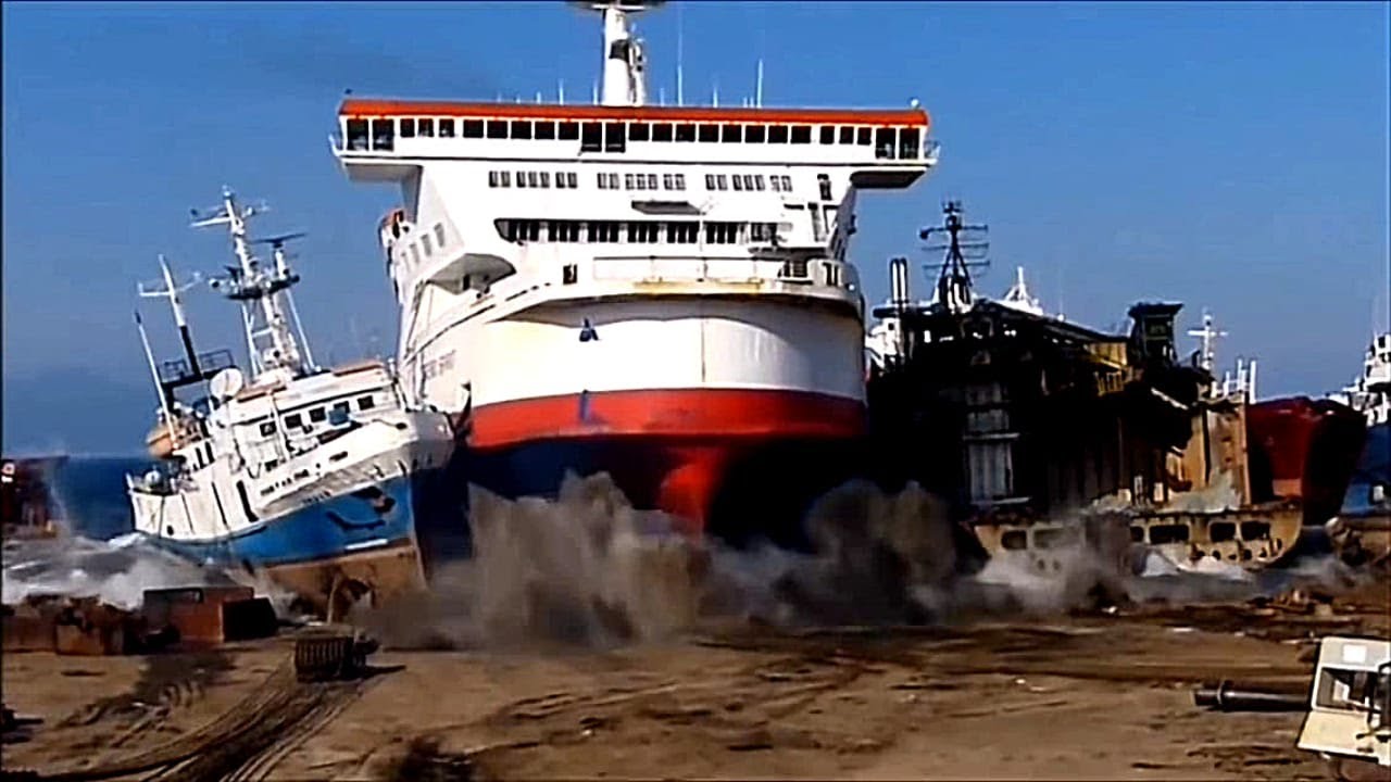 Top 6 Ships Grounding at Shore & Crashing Jetty - YouTube