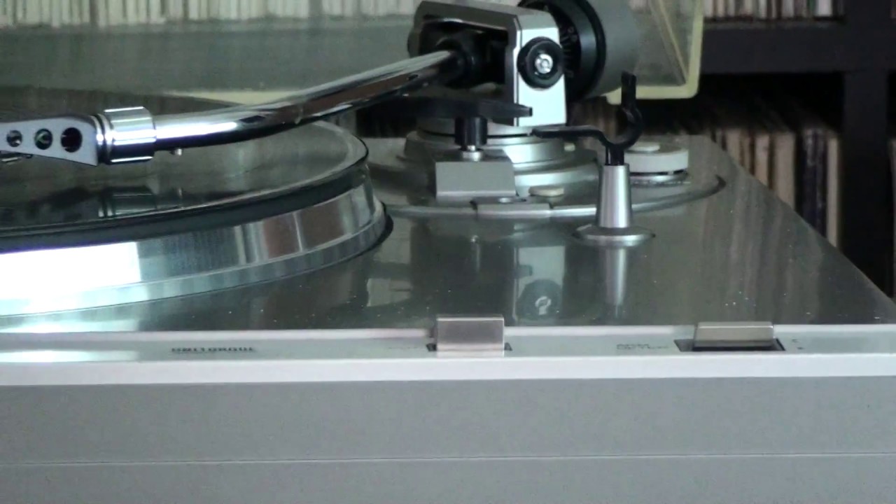 HITACHI HT-356 & AKAI AM-2250 - YouTube