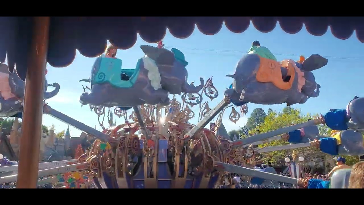 Dumbo the Flying Elephant (Disneyland): Morning - YouTube