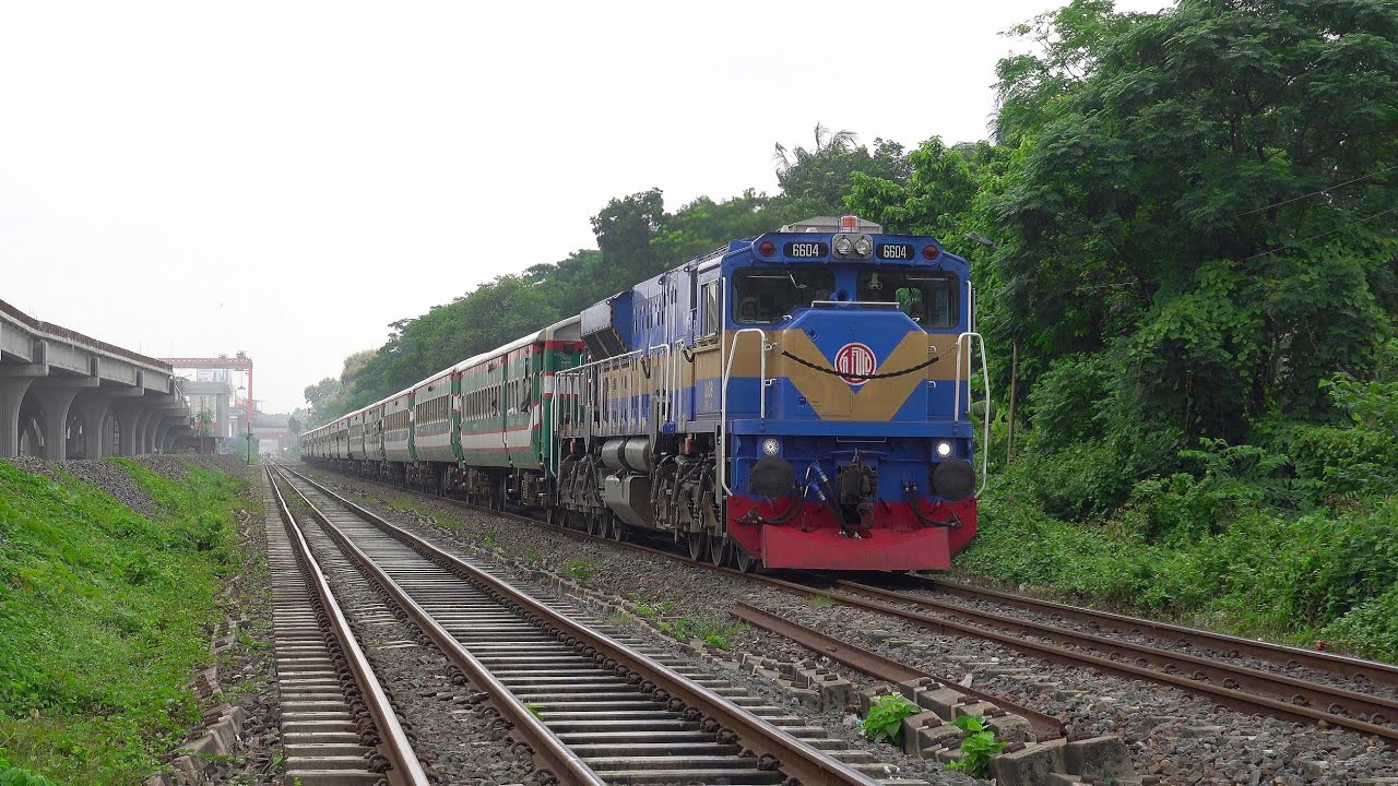 USA made EMD 6604 GT42ACL Diesel Locomotive pulled Ekota Express Train ...