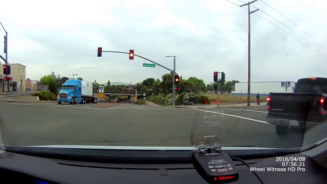 Truck Runs Red Light Close Call - YouTube