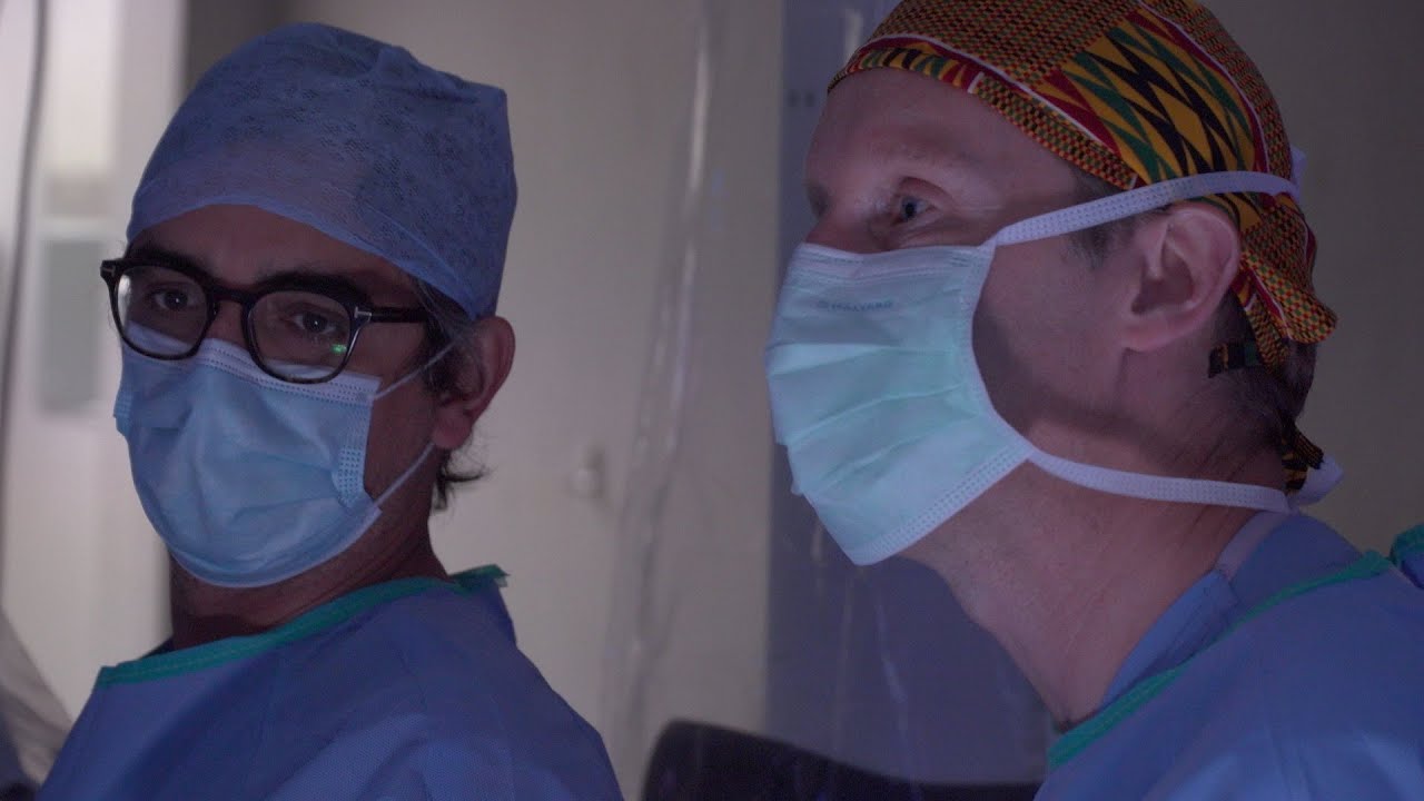 Uniportal robotic surgery James Cook - YouTube