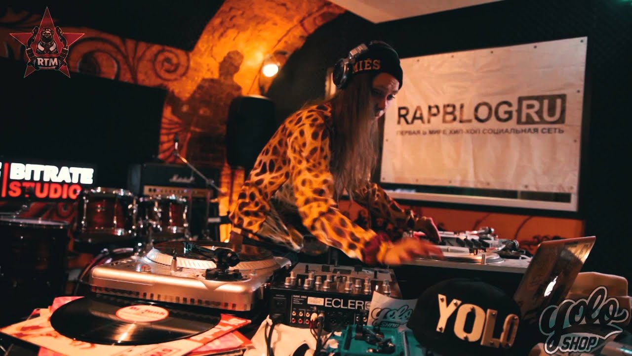 DMC AmaRula on three turntables! (TRAP, DUBSTEP, Skratch) - YouTube