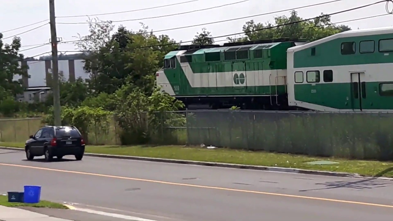 GO Transit F59PH Galore Part 1! - YouTube