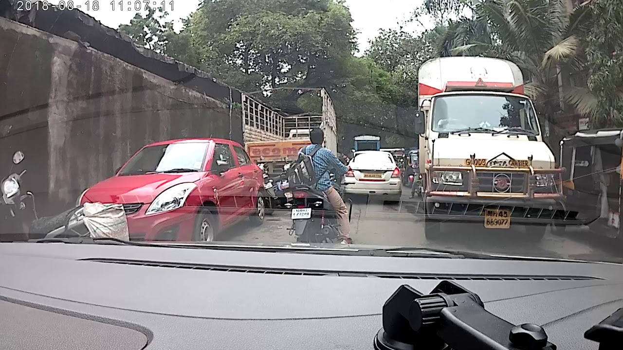 Poor traffic Sense and no responsibility of traffic police - YouTube